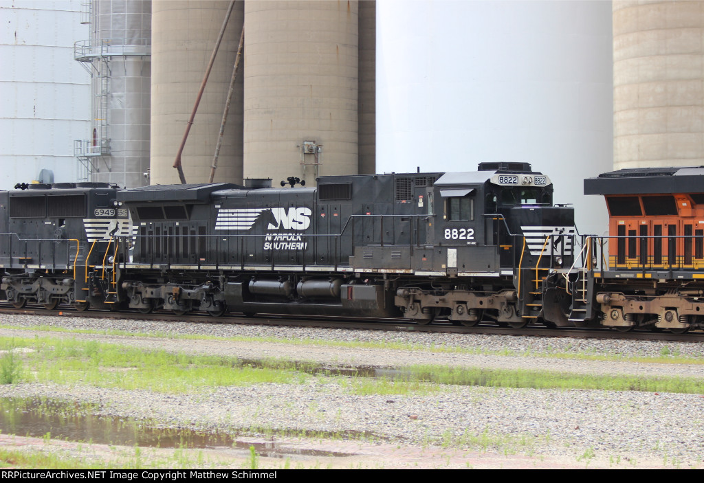 NS 8822